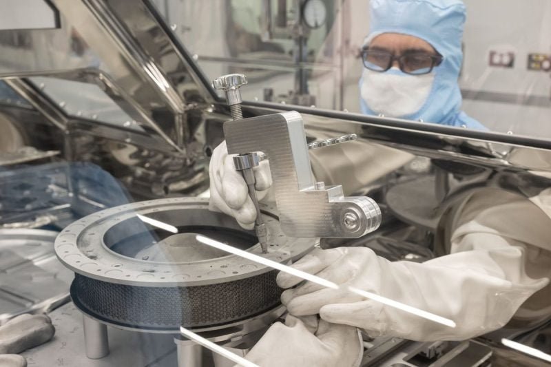 Ever had a lid stuck on a jar? NASA knows the feeling! — The Binocular ...